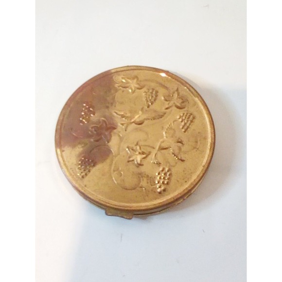 Makeup | Vintage Gold Tone Mirrored Compact By Richard Hudnut Embossed ...